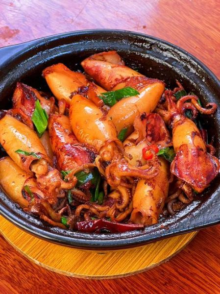 干锅鱿鱼怎么做_干锅鱿鱼的家常做法-第1张图片-山城妙识