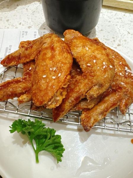 炸鸡翅怎么做_炸鸡翅外酥里嫩秘诀-第1张图片-山城妙识 炸鸡翅怎么做_炸鸡翅外酥里嫩秘诀-第1张图片-山城妙识