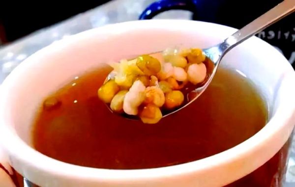 绿豆汤为什么是红色_绿豆汤变红还能喝吗-第1张图片-山城妙识