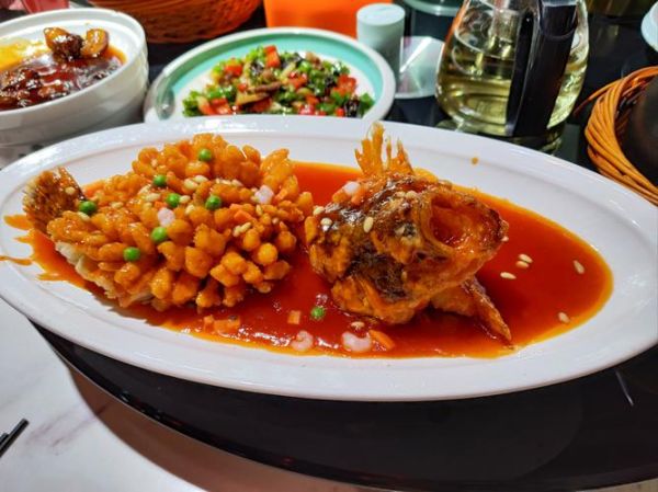 松鼠桂鱼的寓意和象征_松鼠桂鱼代表什么-第3张图片-山城妙识 松鼠桂鱼的寓意和象征_松鼠桂鱼代表什么-第3张图片-山城妙识