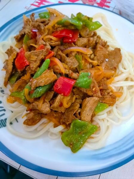 新疆拌面怎么做_家常做法步骤详解-第1张图片-山城妙识 新疆拌面怎么做_家常做法步骤详解-第1张图片-山城妙识