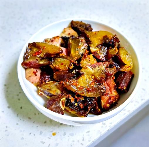 腊味合蒸用什么垫底好_腊味合蒸垫底食材推荐-第3张图片-山城妙识