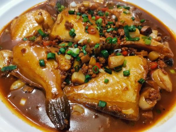 红烧扒皮鱼怎么做_红烧扒皮鱼最正宗的做法-第2张图片-山城妙识