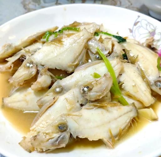 红烧扒皮鱼怎么做_红烧扒皮鱼最正宗的做法-第1张图片-山城妙识