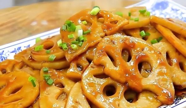 凉拌糖醋莲藕怎么做_莲藕凉拌要不要焯水-第3张图片-山城妙识