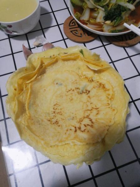 摊鸡蛋饼怎么和面_摊鸡蛋饼用面粉还是淀粉-第2张图片-山城妙识