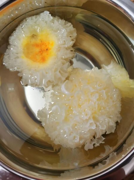 冰糖莲子银耳汤的做法大全_银耳汤怎么煮才出胶-第2张图片-山城妙识