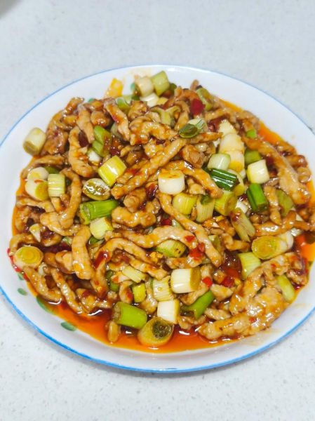 鱼香肉丝怎么做_鱼香肉丝家常做法-第1张图片-山城妙识