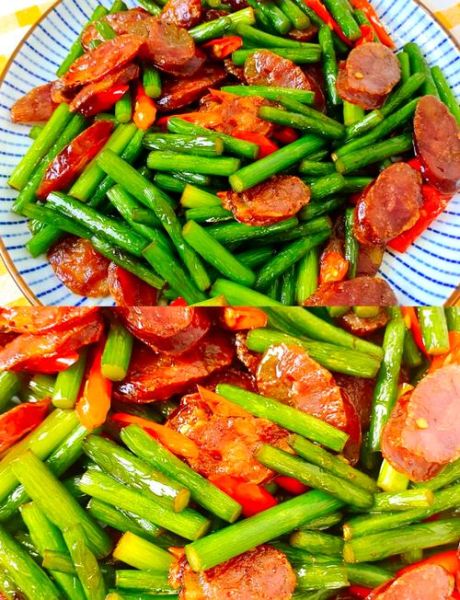 小腊肠怎么炒好吃_家常小腊肠的做法大全-第1张图片-山城妙识