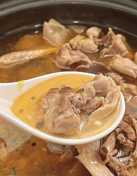 萝卜炖鸭块怎么做好吃_萝卜炖鸭块需要焯水吗-第1张图片-山城妙识