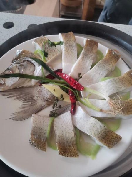 蒸鱼开水上锅蒸几分钟_蒸鱼多久能熟-第2张图片-山城妙识