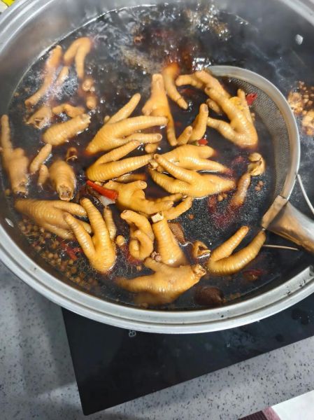 卤鸡爪可以一直泡在卤水里吗_能泡多久不变质-第2张图片-山城妙识 卤鸡爪可以一直泡在卤水里吗_能泡多久不变质-第2张图片-山城妙识