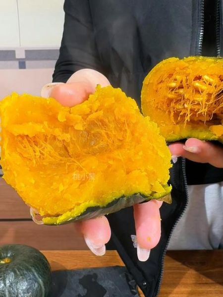 南瓜贝贝整个蒸还是切开_蒸多久才软糯-第1张图片-山城妙识