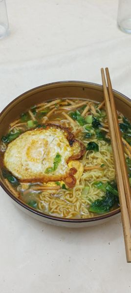 方便面怎么煮才好吃又简单_煮方便面需要几分钟-第1张图片-山城妙识