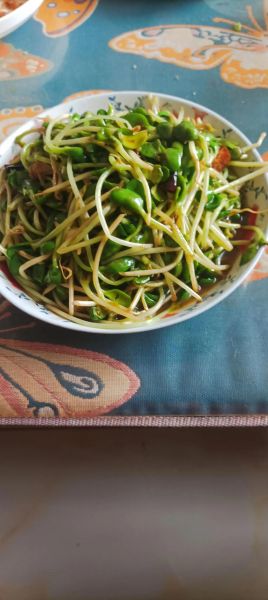 炒青豆苗怎么炒才脆嫩_青豆苗家常做法窍门-第2张图片-山城妙识