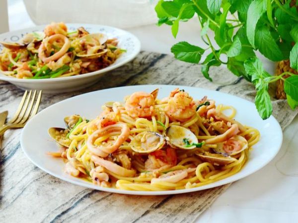 海鲜意大利面怎么做_虾仁意面需要焯水吗-第2张图片-山城妙识