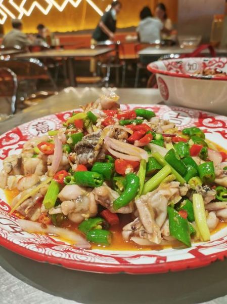 红烧牛蛙怎么做_红烧牛蛙的家常做法视频-第1张图片-山城妙识