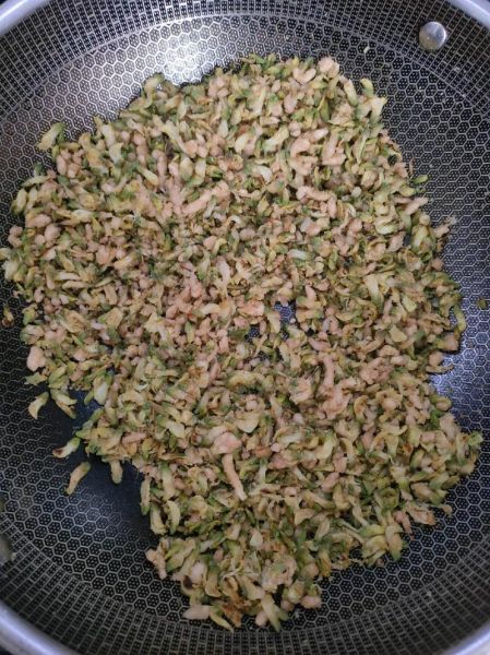 槐花素包子怎么做_槐花素包子馅怎么调-第1张图片-山城妙识