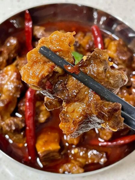 红烧牛腩怎么做才软烂入味_红烧牛腩焯水还是直接炖-第2张图片-山城妙识