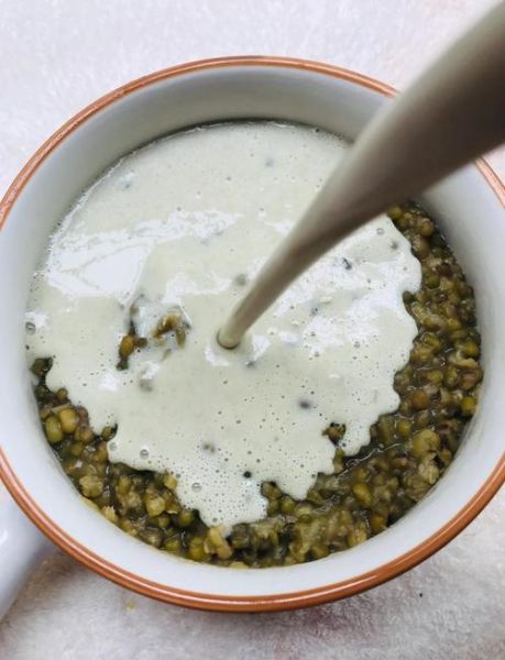 去皮绿豆沙糖水怎么做_去皮绿豆要泡多久-第2张图片-山城妙识