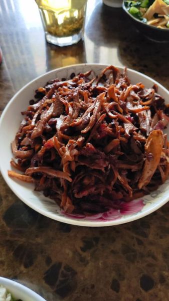 咸菜炒肉丝怎么炒才好吃_咸菜炒肉丝的家常做法-第2张图片-山城妙识