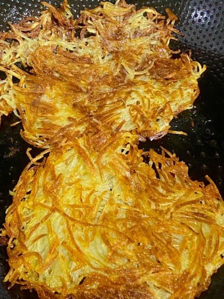 煎土豆丝饼怎么做_土豆丝饼不粘锅技巧-第1张图片-山城妙识 煎土豆丝饼怎么做_土豆丝饼不粘锅技巧-第1张图片-山城妙识