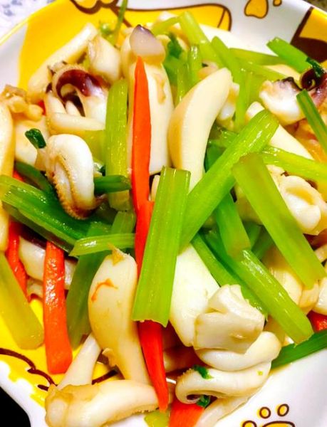 新鲜墨鱼怎么做好吃_墨鱼最鲜嫩的三种做法-第1张图片-山城妙识