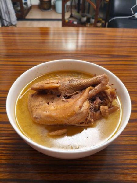 炖母鸡怎么炖好吃_炖母鸡的正确方法-第1张图片-山城妙识