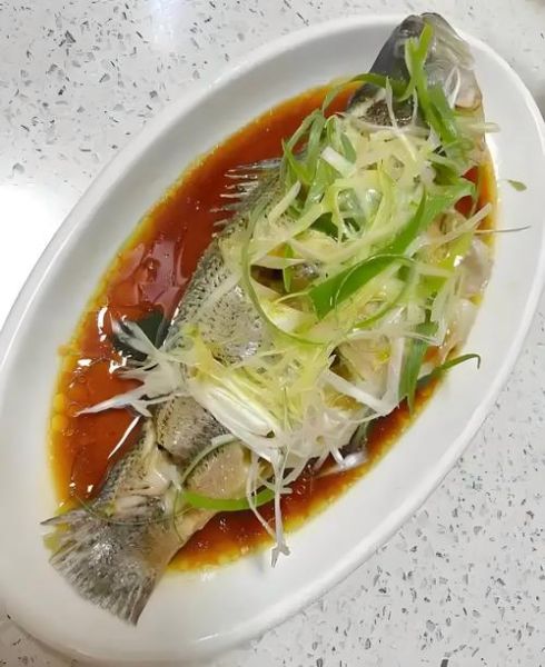 粤菜清蒸鲈鱼怎么做_广式老火靓汤配方-第1张图片-山城妙识