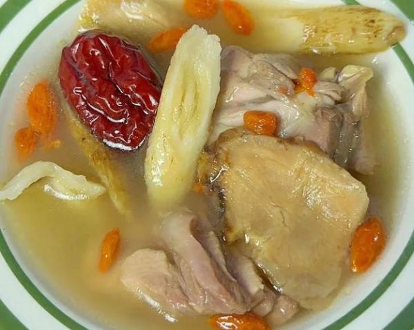 补血鸡汤怎么炖_补血鸡汤放什么药材-第1张图片-山城妙识