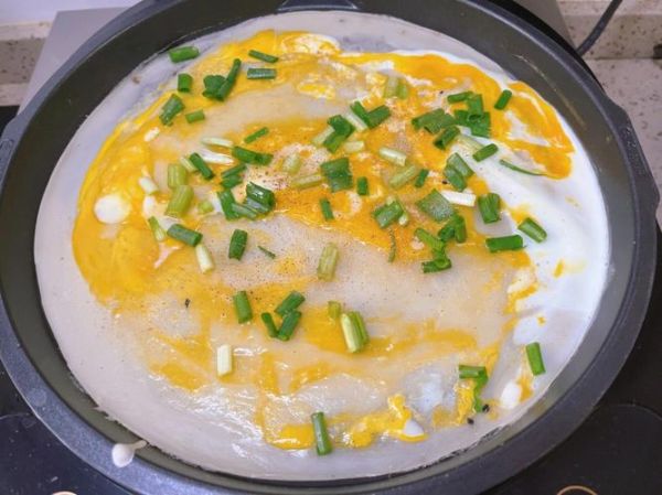 鸡蛋饼电饼铛怎么做_电饼铛鸡蛋饼几分钟熟-第2张图片-山城妙识