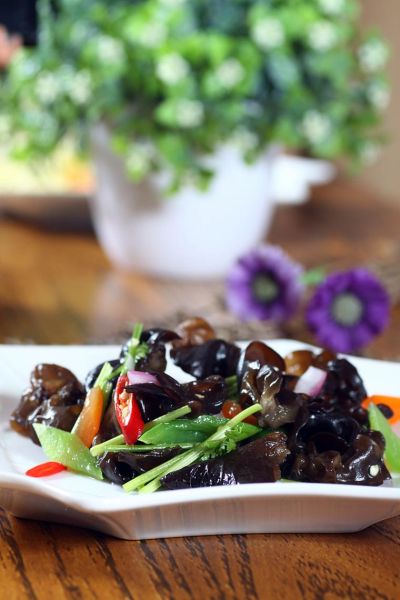 芥末木耳要用热水煮一下吗_焯水时间多久才脆-第1张图片-山城妙识 芥末木耳要用热水煮一下吗_焯水时间多久才脆-第1张图片-山城妙识