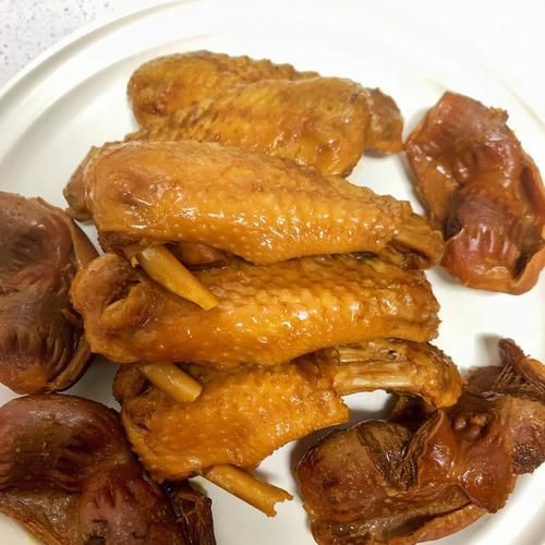 卤鸡翅怎么做才入味_卤鸡翅需要焯水吗-第1张图片-山城妙识