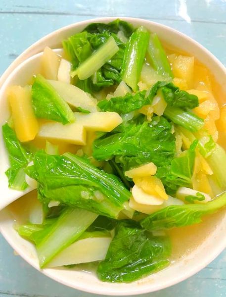 小白菜炖土豆条怎么做_小白菜炖土豆条用焯水吗-第1张图片-山城妙识