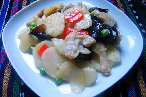 荸荠怎么炒才好吃_荸荠炒肉片的家常做法-第2张图片-山城妙识