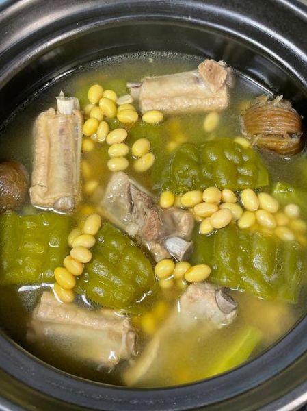 鲜黄豆排骨汤怎么做_黄豆炖排骨要不要焯水-第1张图片-山城妙识 鲜黄豆排骨汤怎么做_黄豆炖排骨要不要焯水-第1张图片-山城妙识