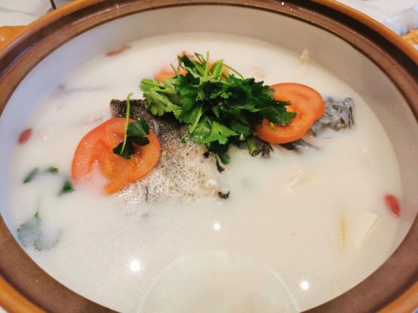 炖鱼头怎么炖出白汤_鱼头汤为什么奶白-第3张图片-山城妙识 炖鱼头怎么炖出白汤_鱼头汤为什么奶白-第3张图片-山城妙识