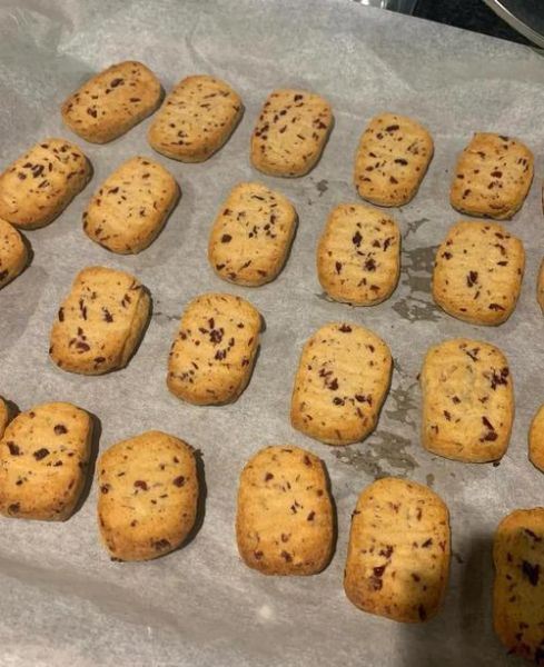 蔓越莓曲奇热量是多少_减肥能吃几块-第1张图片-山城妙识