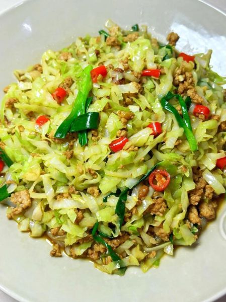 包菜怎么炒好吃_包菜炒肉家常做法-第1张图片-山城妙识 包菜怎么炒好吃_包菜炒肉家常做法-第1张图片-山城妙识