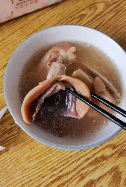 干墨鱼怎么泡发不腥_干墨鱼炖排骨的家常做法窍门-第3张图片-山城妙识