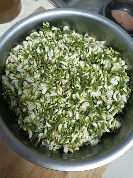 槐花饺子馅怎么做好吃_槐花饺子馅的做法窍门-第1张图片-山城妙识 槐花饺子馅怎么做好吃_槐花饺子馅的做法窍门-第1张图片-山城妙识
