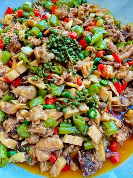 鲜椒鸡怎么做才正宗_正宗鲜椒鸡做法步骤-第1张图片-山城妙识 鲜椒鸡怎么做才正宗_正宗鲜椒鸡做法步骤-第1张图片-山城妙识