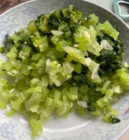 雪里蕻包饺子怎么做_雪里蕻饺子馅怎么调才香-第3张图片-山城妙识