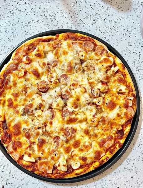 烤箱做披萨简单做法_披萨饼底怎么做才松软-第1张图片-山城妙识 烤箱做披萨简单做法_披萨饼底怎么做才松软-第1张图片-山城妙识