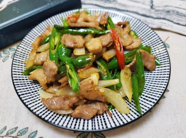 洋葱炒回锅肉怎么做_回锅肉用洋葱还是青椒-第3张图片-山城妙识
