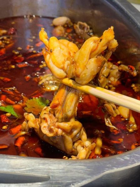 美蛙鱼头火锅底料怎么做_正宗配方比例是多少-第1张图片-山城妙识