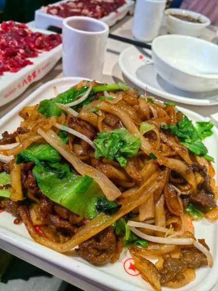 炒牛河图片_正宗广式炒牛河怎么做-第2张图片-山城妙识