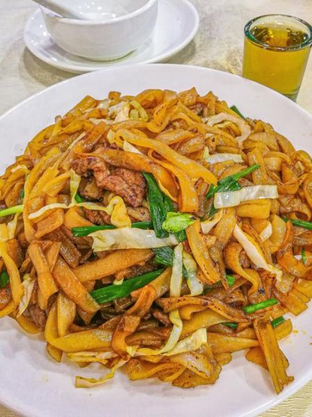 炒牛河图片_正宗广式炒牛河怎么做-第1张图片-山城妙识