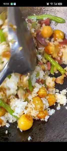 炒小米饭怎么炒不粘锅_炒小米饭的做法步骤-第1张图片-山城妙识