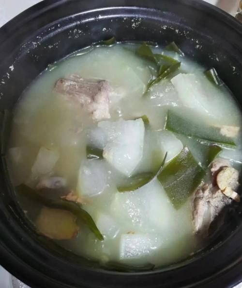冬瓜海带排骨汤怎么炖最好喝又补_冬瓜海带排骨汤补什么-第1张图片-山城妙识